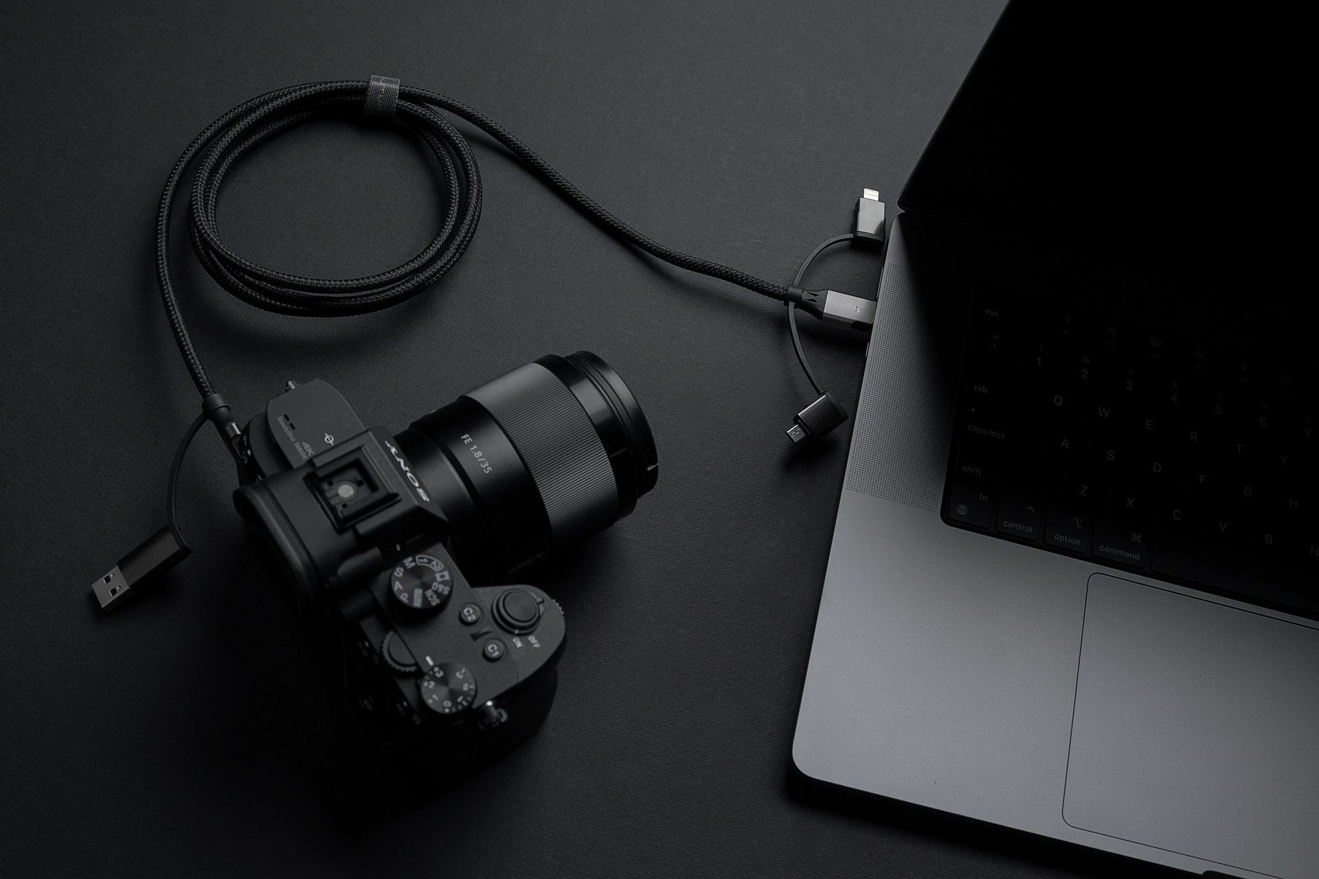 Futurizta Tech - Zeus-X Pro 6 in 1 Universal Charging Cable